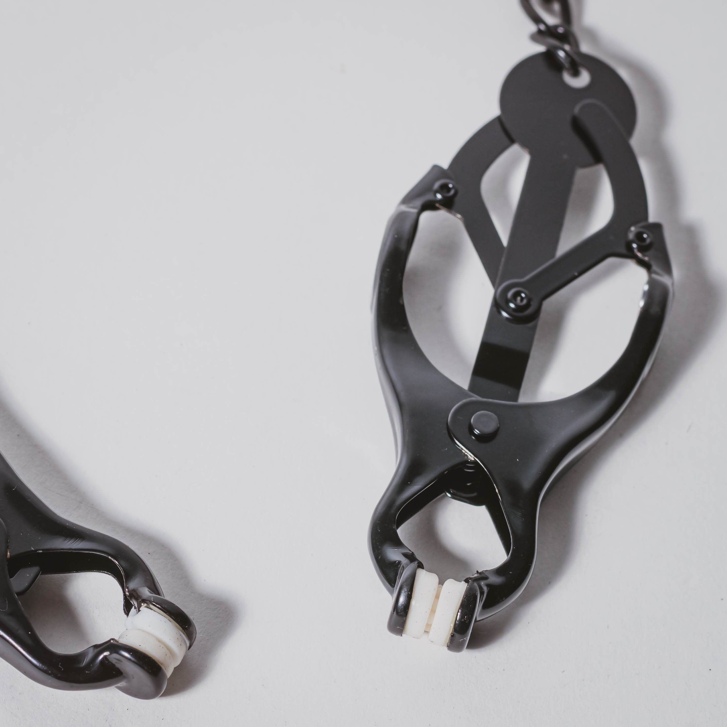 Clover Clamps – Anatomie Rope Shop